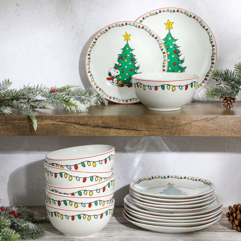 Peanuts Christmas 18-Piece Fine Ceramic Dinnerware Set | ShelHealth